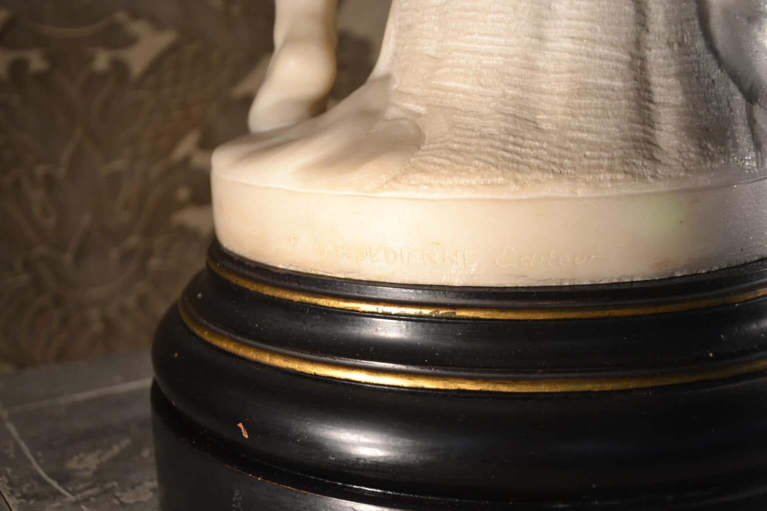 Sculpture en marbre d'après FALCONET - Vénus retirant le Carquois de ...