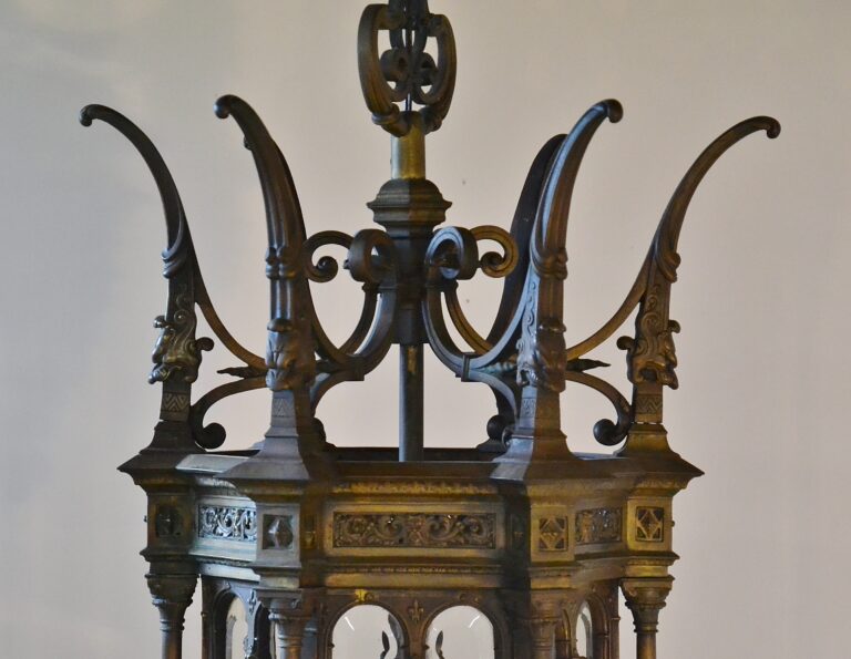Renaissance style lantern in bronze late XNUMXth century - Rennes ...