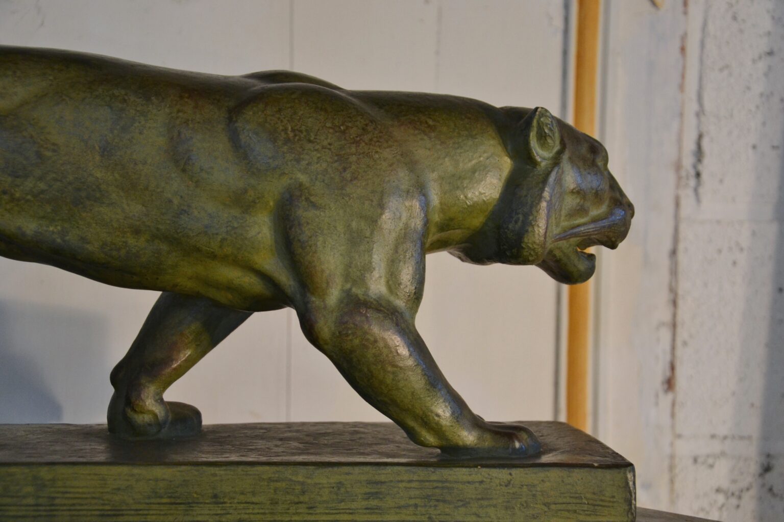 Sculpture en terre-cuite de Henri BARGAS "lionne à l'affût" 1930s ...
